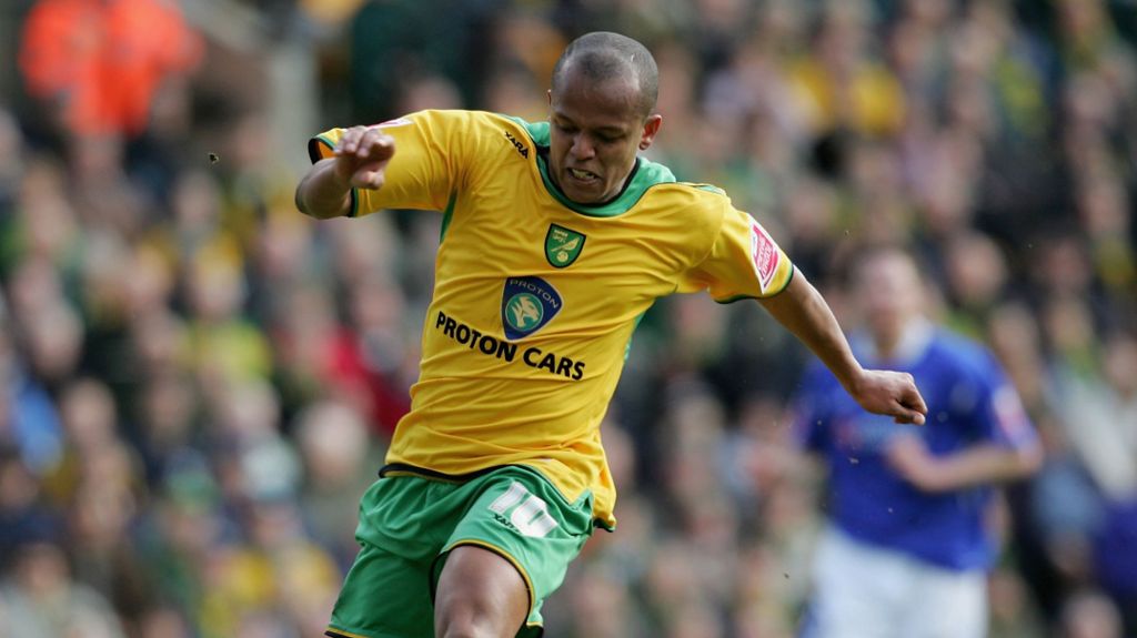Norwich City on this day: Earnie double denied by Wolves - BBC Sport