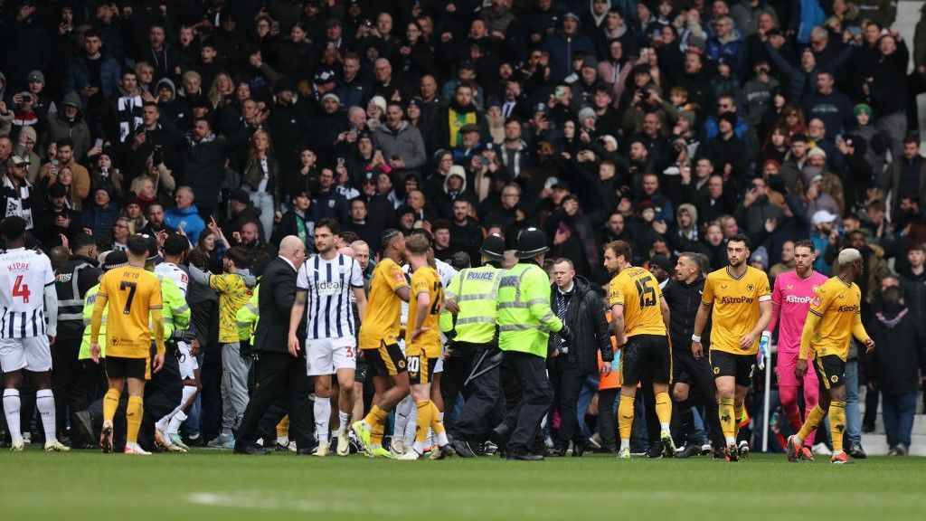 West Brom vs Wolves: Reaction to crowd disturbances at The Hawthorns ...