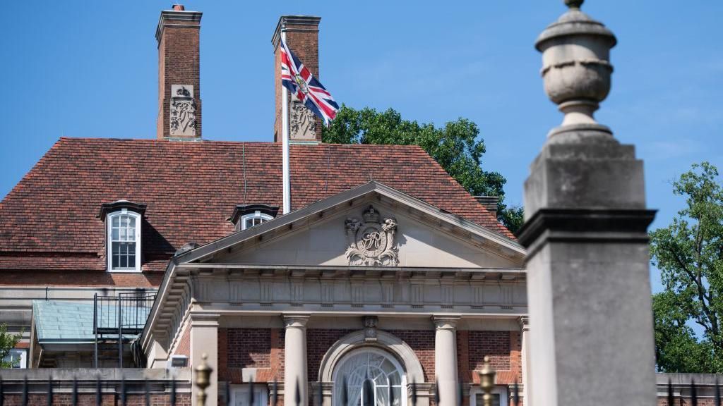 Appointment of next UK ambassador to the US suspended - BBC News