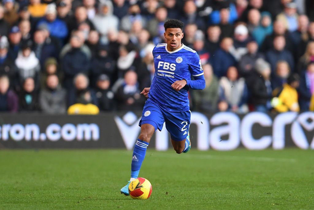 James Justin signs new Leicester contract - BBC Sport