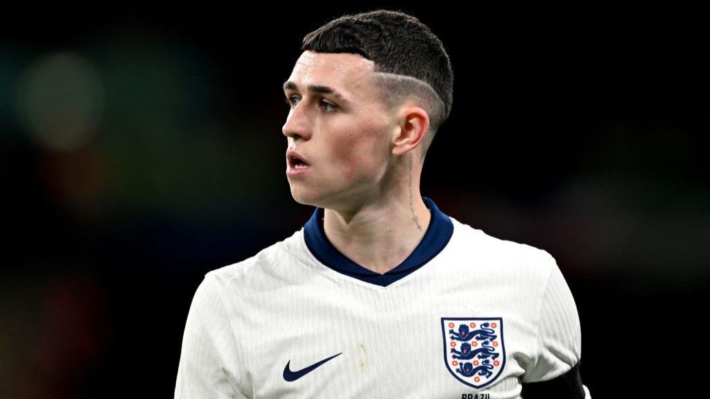 Man City news: Phil Foden 'suffers when he plays wide for England ...