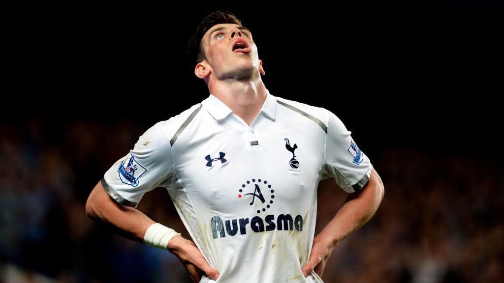 Tottenham: Jermain Defoe recalls Gareth Bale 'sulking' - BBC Sport