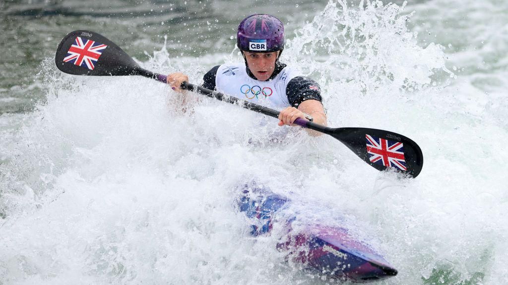 Olympics canoe slalom: GB's Woods qualifies for kayak singles semi-final - BBC Sport
