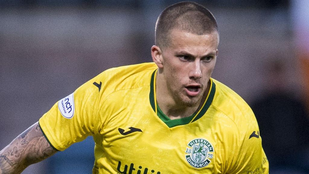 Arsenal's Harry Clarke recalled early from Hibernian loan spell - BBC Sport