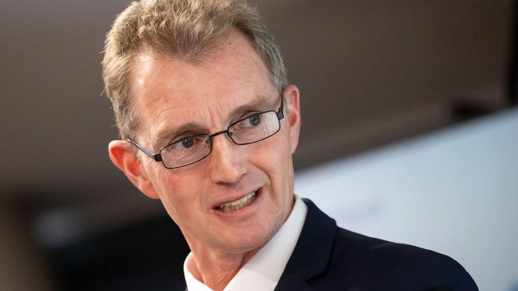 Y Ceidwadwyr yn addo dileu cyfraith 20mya Cymru - BBC Cymru Fyw