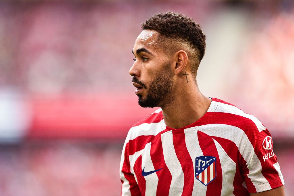 W﻿olves in talks to sign striker Cunha - BBC Sport