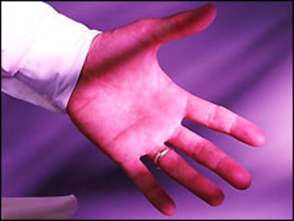 Ban on smacking 'would improve parenting skills' - BBC News