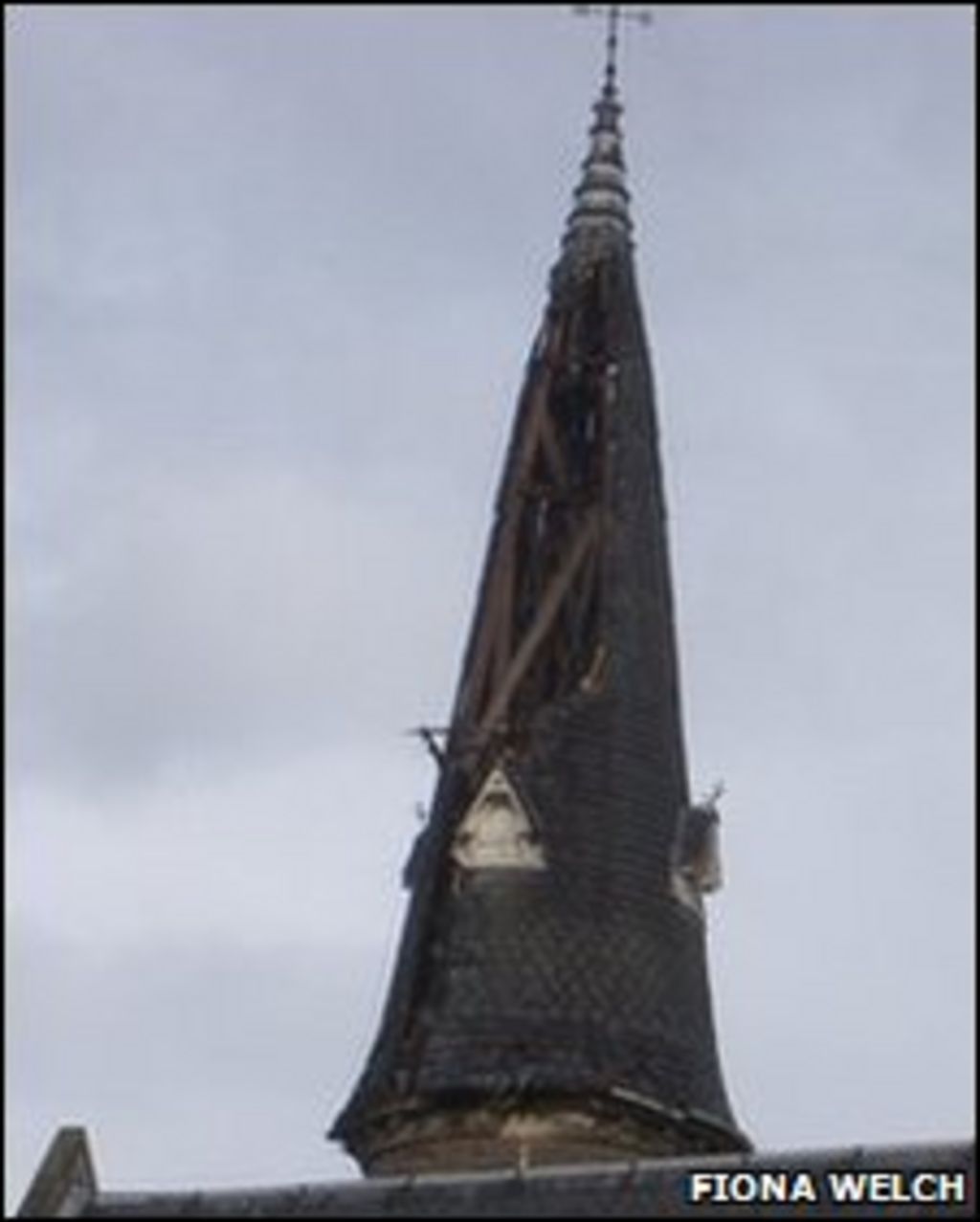 Historic church spire damaged by lightning strike - BBC News
