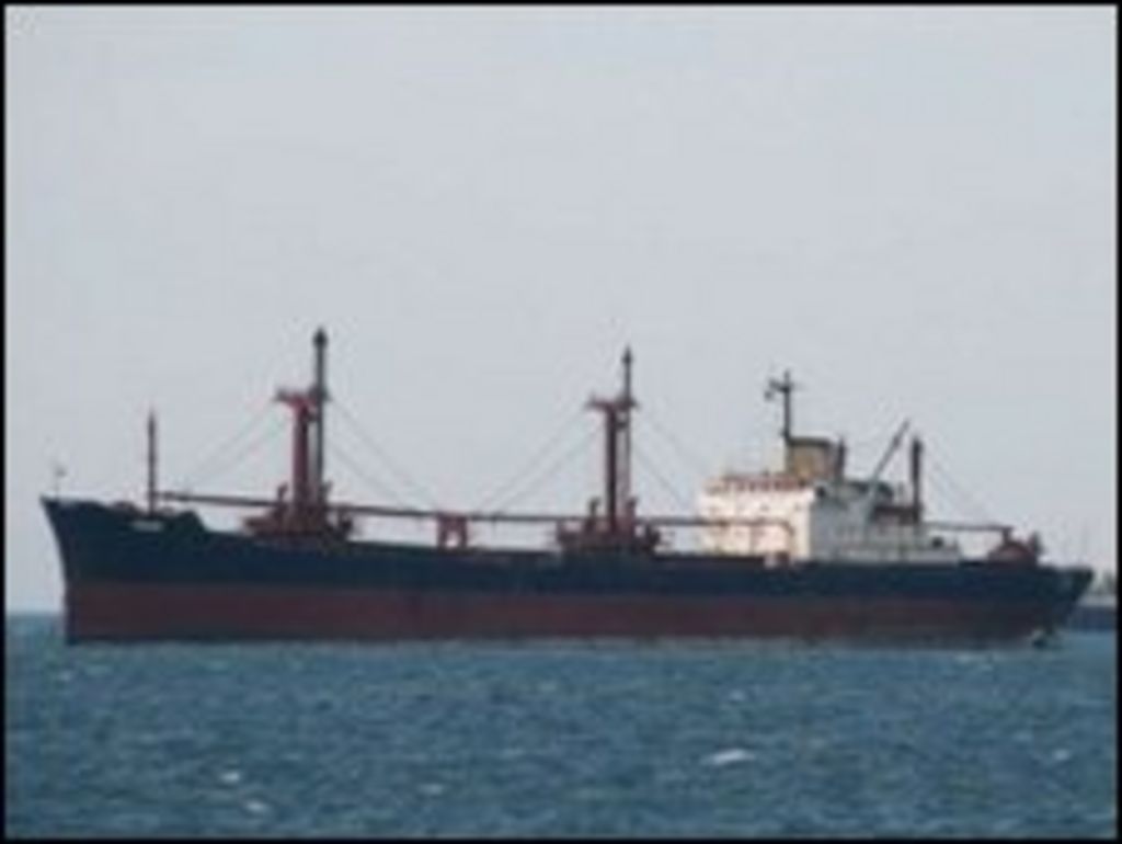 Somali troops free pirate-held cargo ship - BBC News