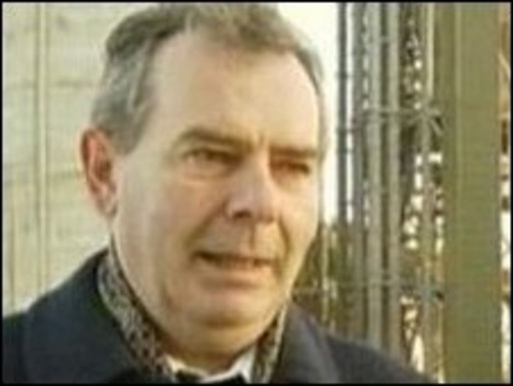 Sean Quinn 'can pay back £2bn debt' to Anglo Irish Bank - BBC News