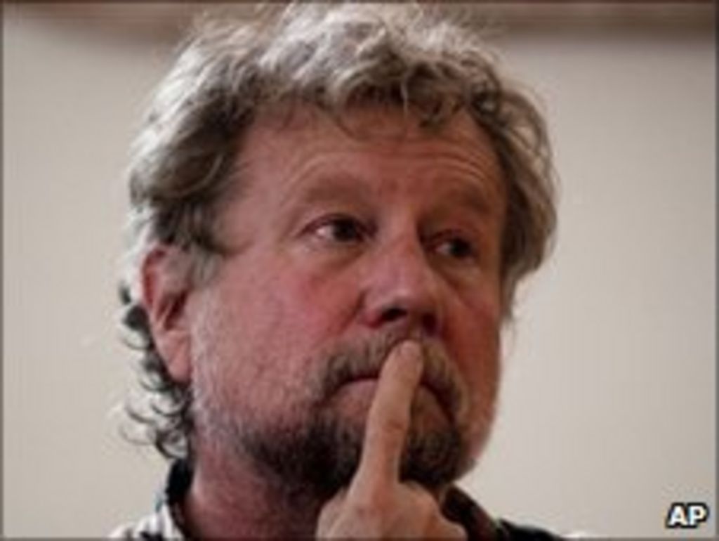 US welcomes release of lawyer Peter Erlinder in Rwanda - BBC News