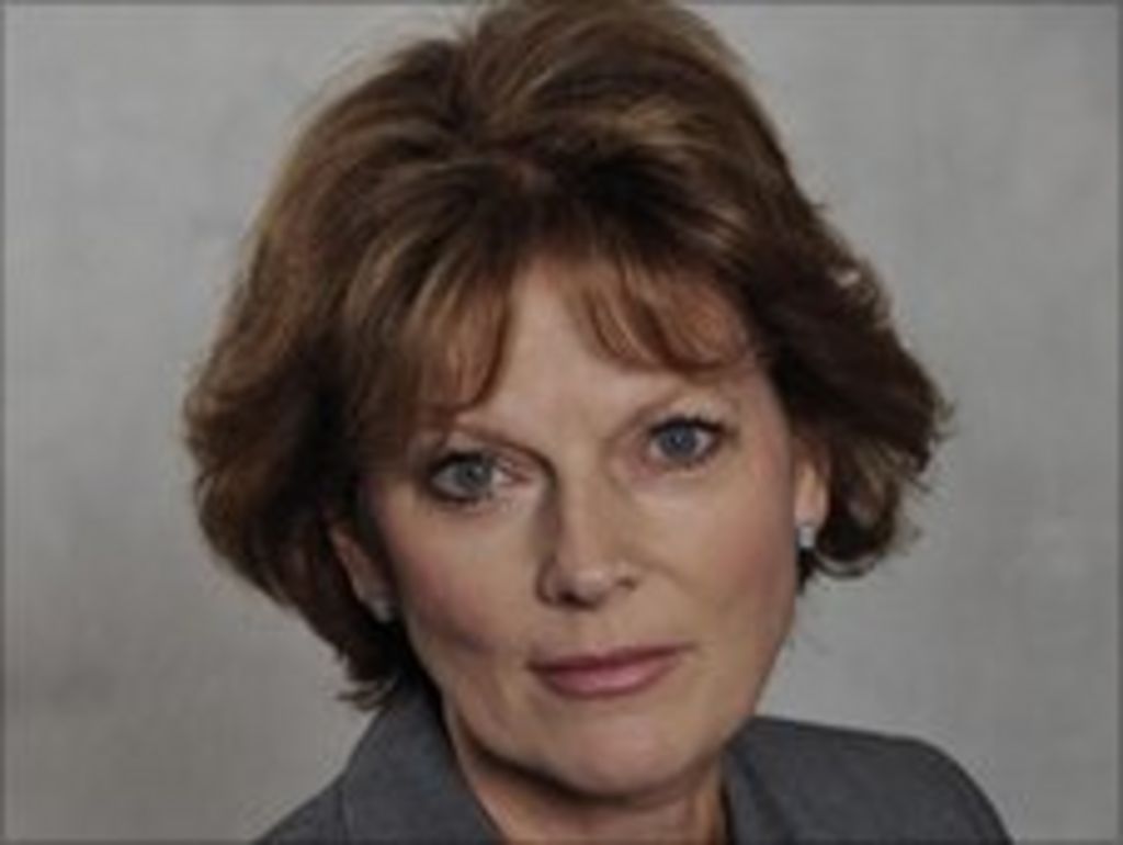 Anna Soubry MP in bid to halt Nottingham tram extension - BBC News