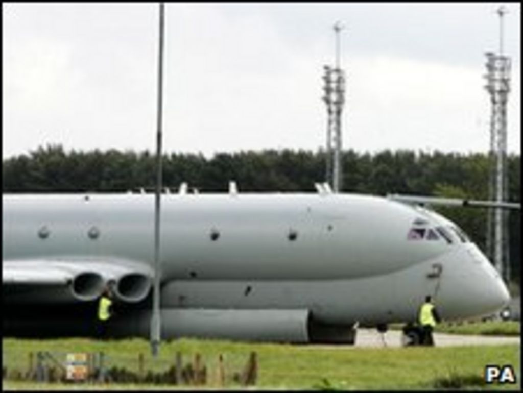 RAF Kinloss Nimrod deployment delayed - BBC News