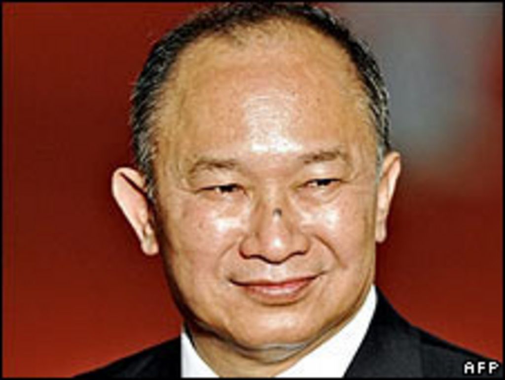 Film-maker John Woo receives top Hong Kong honour - BBC News