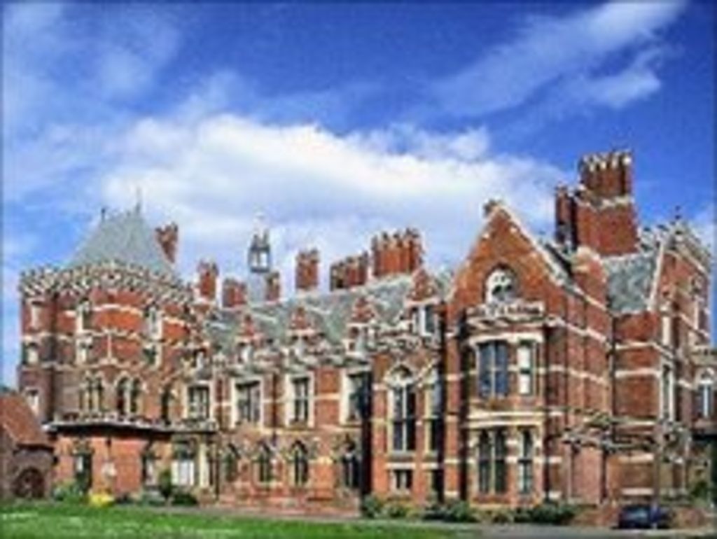 Newark and Sherwood council could sell Kelham Hall - BBC News