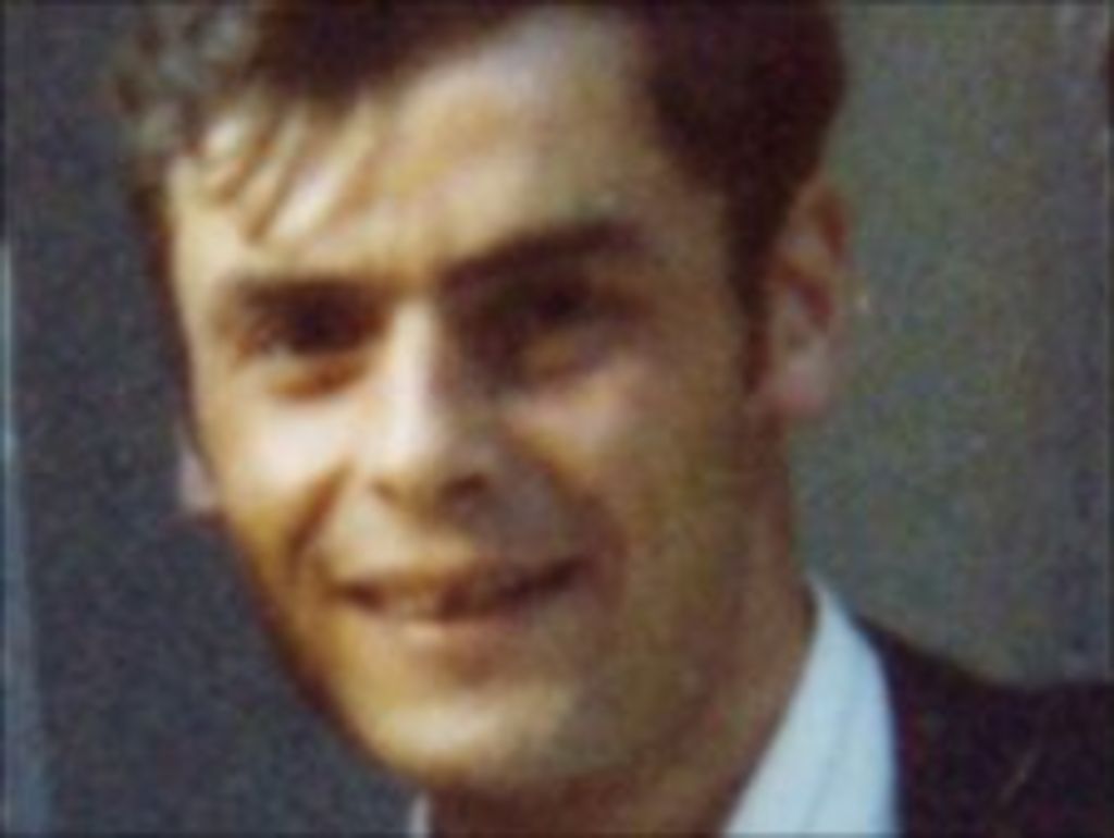 Pub appeal over Peter Tobin probe - BBC News