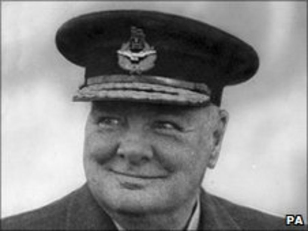 Churchill's false teeth on sale at Norfolk auction - BBC News