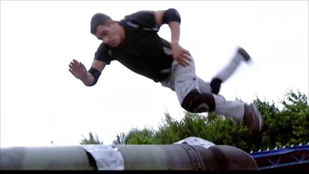 Matt Damon's stunt double on how to be a stunt man - BBC News