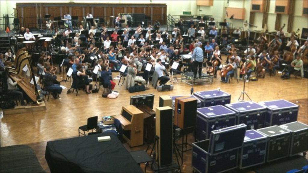 How do you move an orchestra? - BBC News