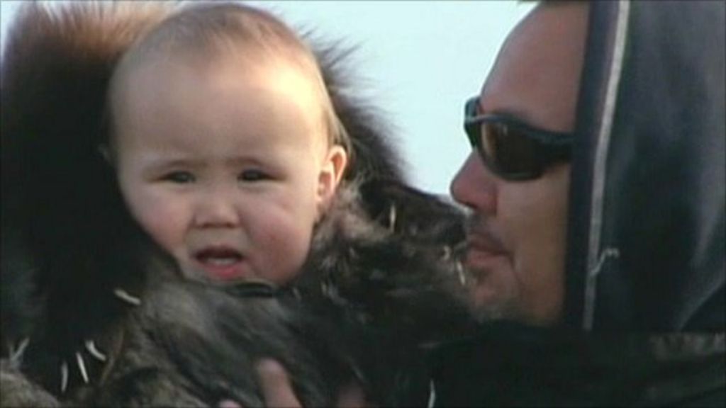 Inuit fear losing way of life if oil drilling happens - BBC News