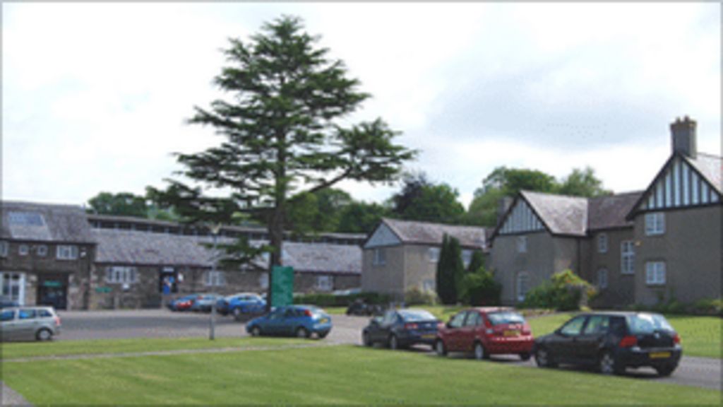 Deeside College to merge with Llysfasi College - BBC News