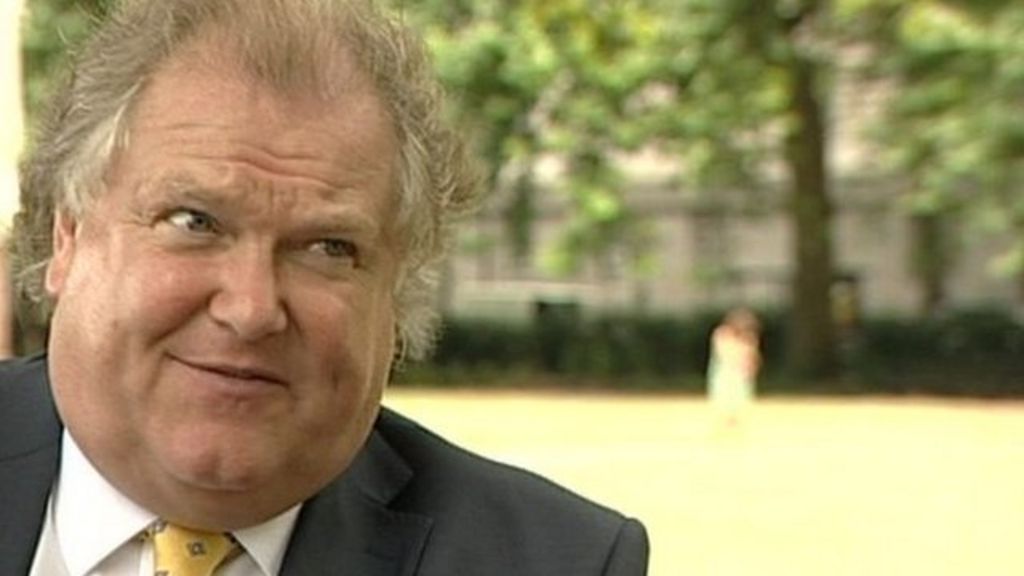 Lord Digby Jones calls for rethink in university focus - BBC News