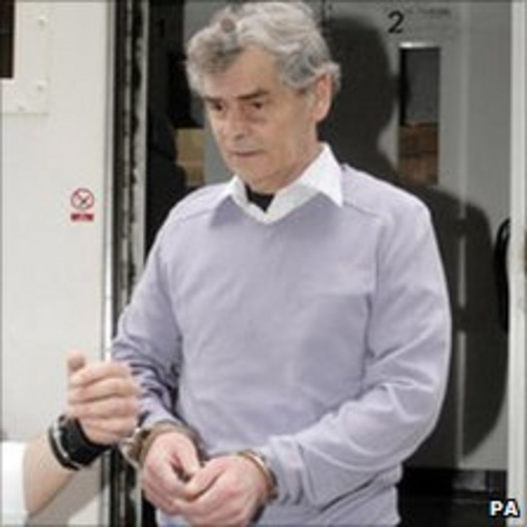 Peter Tobin questioned over sex crimes - BBC News