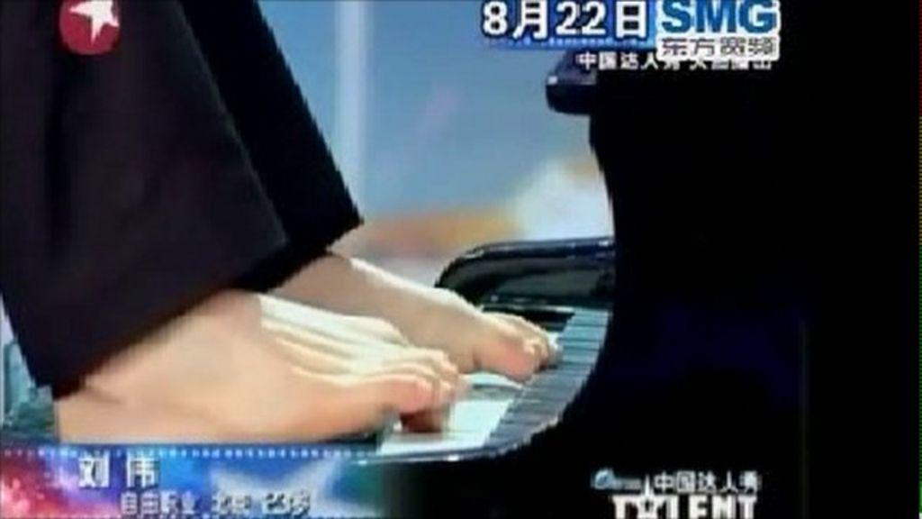 Success for 'China's got talent' amputee pianist - BBC News