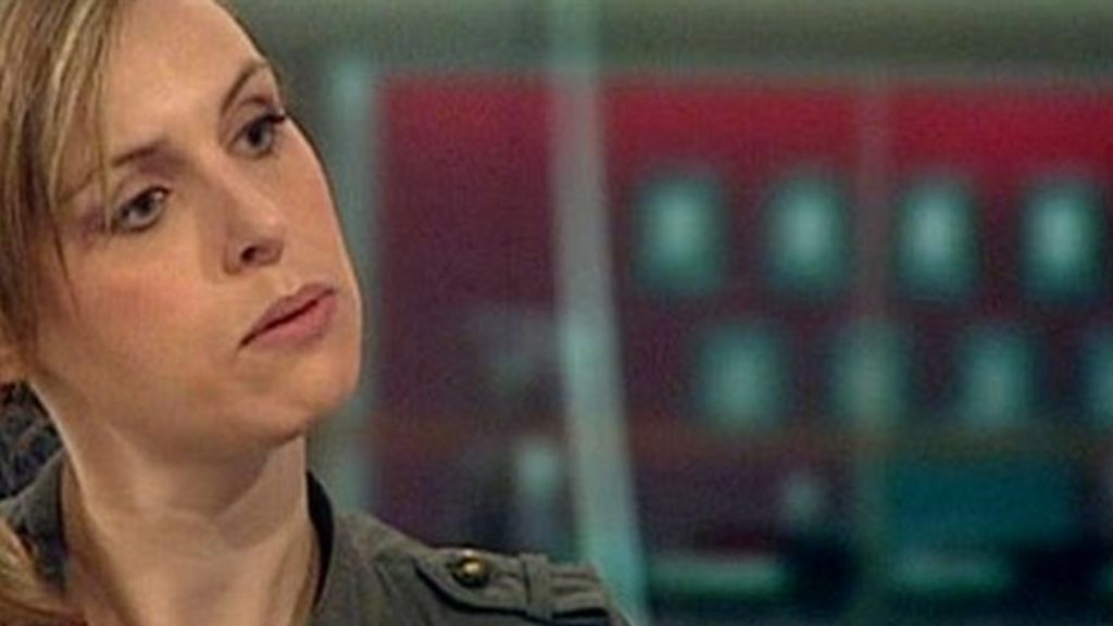 How a woman tracked down her cyber stalker - BBC News