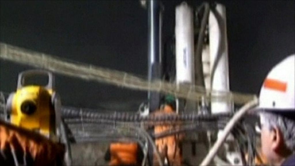 Drilling work starts on Chile mine rescue shaft - BBC News