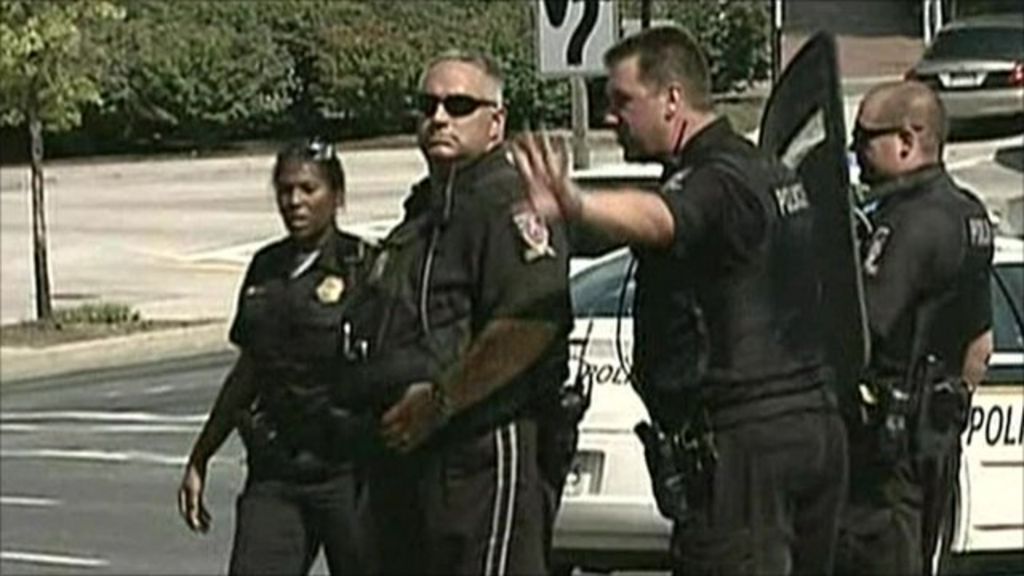 US Discovery hostage drama ends in Maryland - BBC News