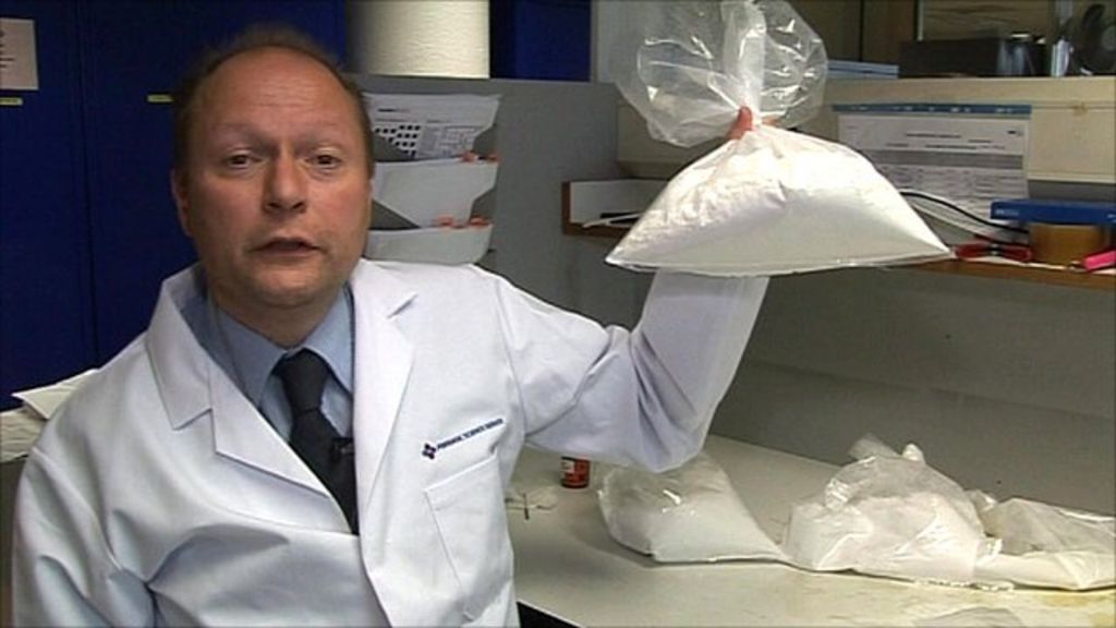 Forensic scientist on how street drugs are cut - BBC News