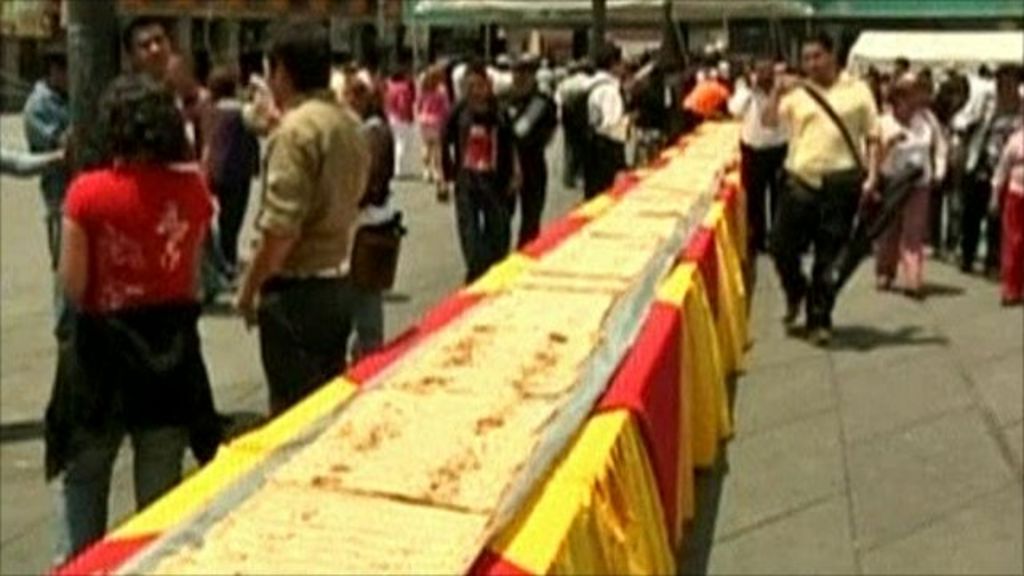 Mexico breaks own record with giant taco - BBC News