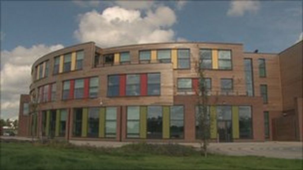 Open academy moves into new building in Norwich - BBC News