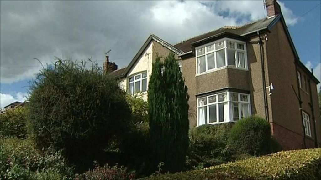 Nick Clegg house sale could net taxpayers £70,000 - BBC News