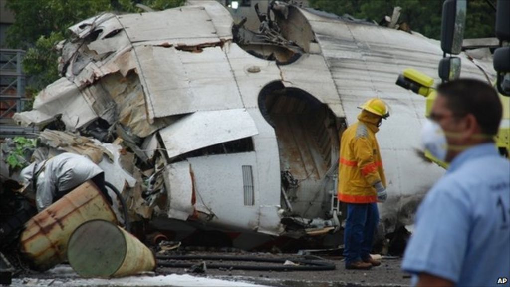 Venezuela plane crash kills 15, but 36 survive - BBC News