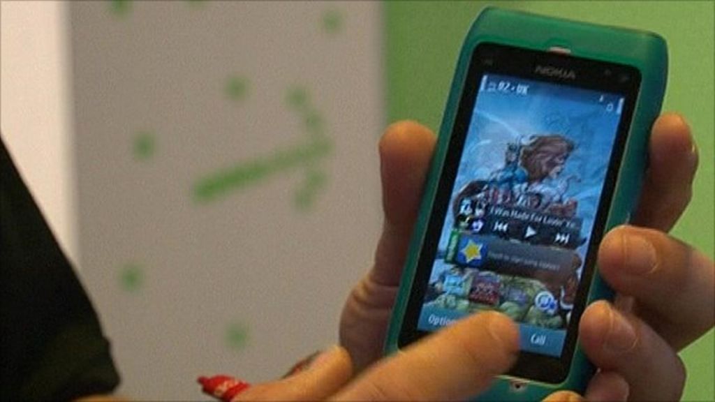 Nokia starts smartphone fightback - BBC News
