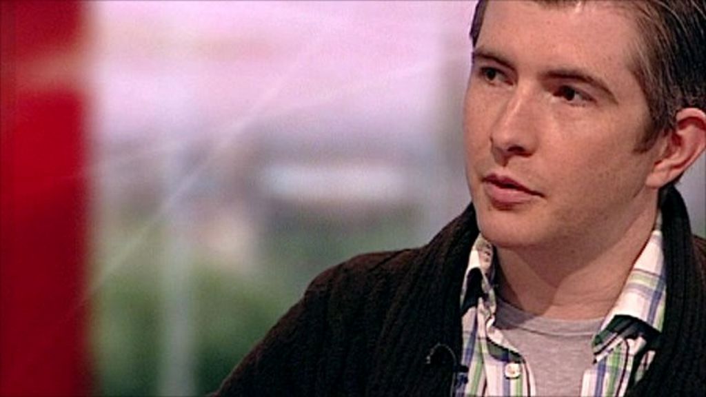 Gareth Malone's literacy challenge for boys - BBC News