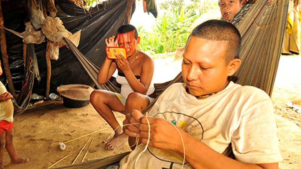 Nukak dispossession highlights Amazonian tribes' plight - BBC News