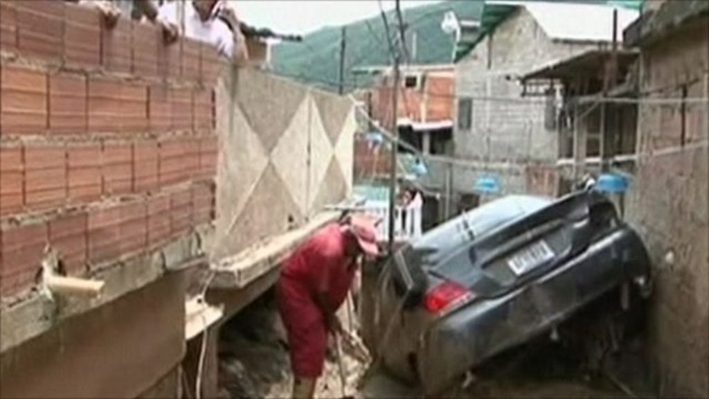Mudslides hit Venezuela - BBC News