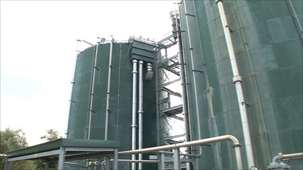 Householders to get gas from human waste - BBC News