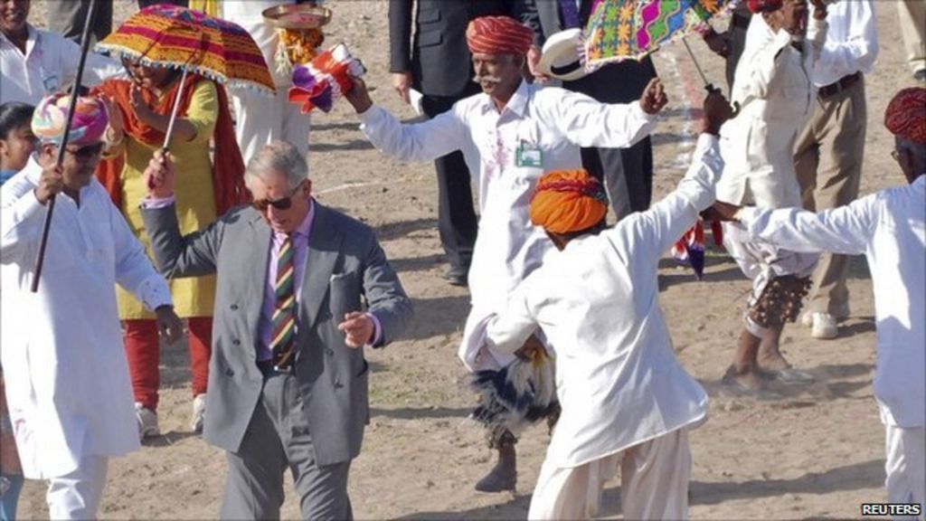 Prince Charles dances at Indian festival - BBC News
