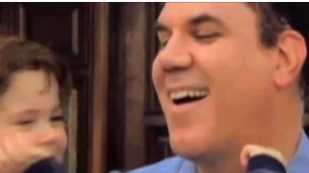 Alan Grayson political ad - BBC News