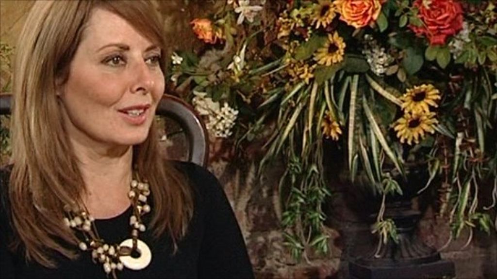 Five Minutes With: Carol Vorderman - BBC News