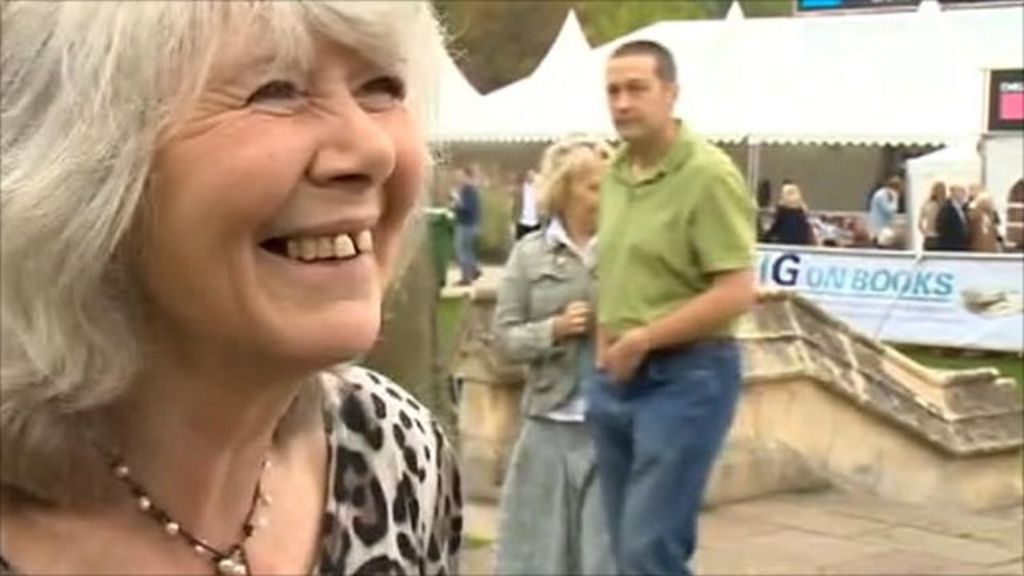 Jilly Cooper on her raunchy new novel Jump! - BBC News