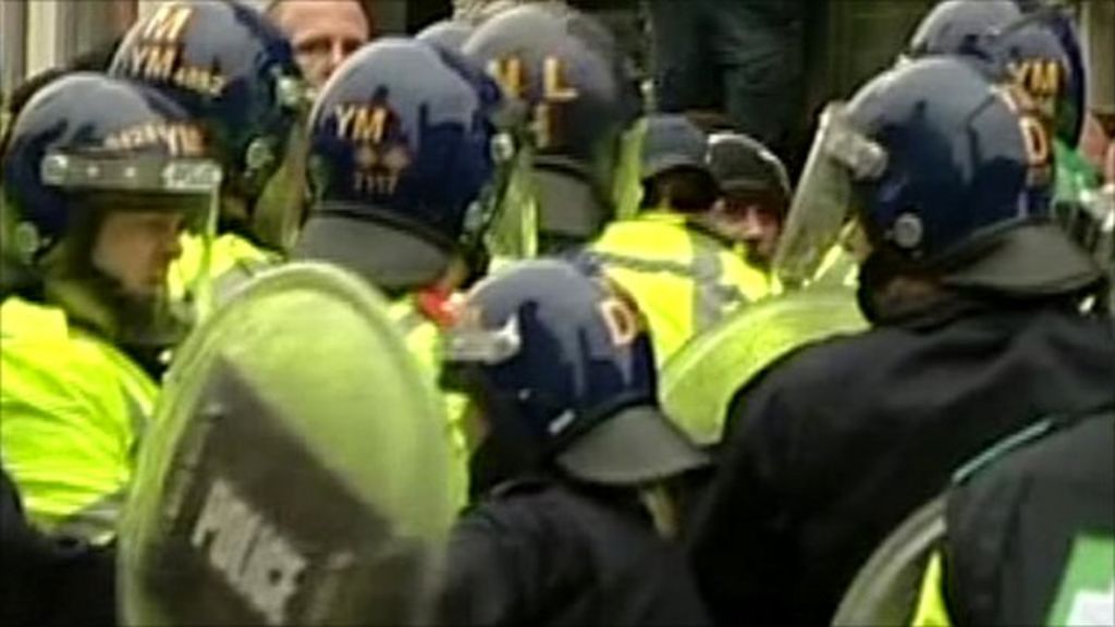 Leicester protests spark five arrests - BBC News