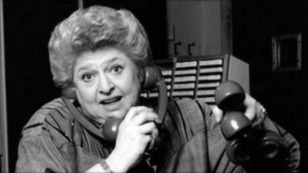 Obituary: Claire Rayner - BBC News