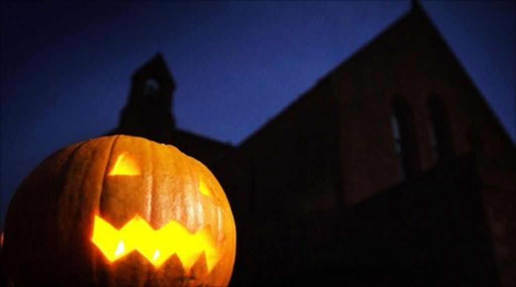 The transatlantic Halloween divide - BBC News
