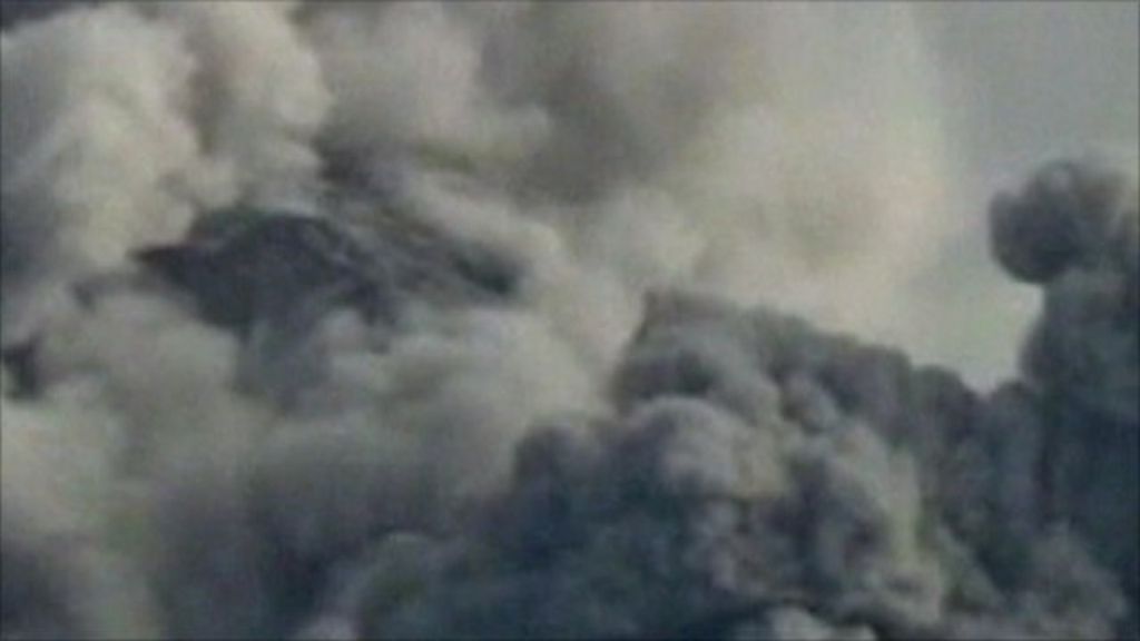 Indonesia volcano Mount Merapi in new eruption - BBC News