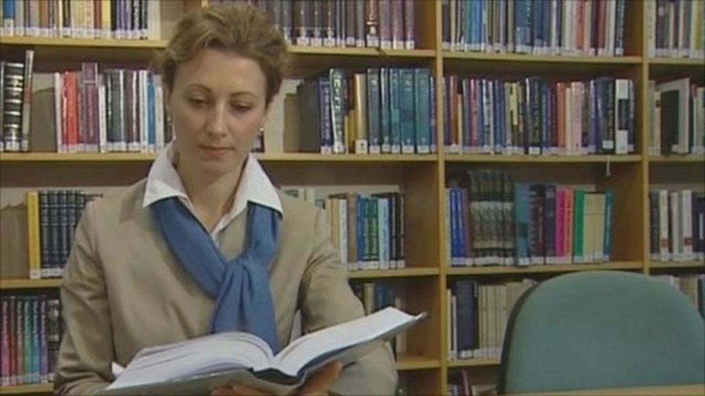 Germany ordains first female rabbi since 1935 - BBC News